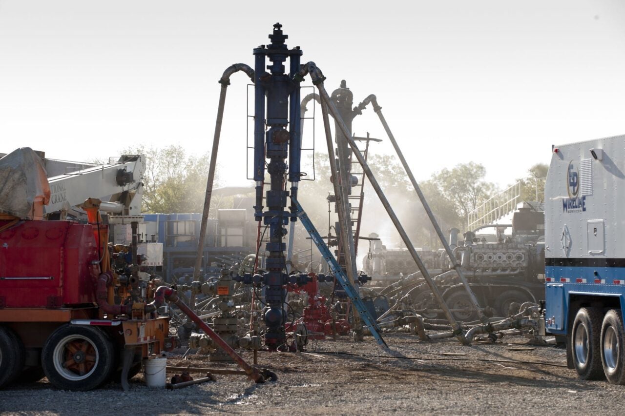 Oil Price Collapse Poses Threats to U.S. Shale Gas Boom