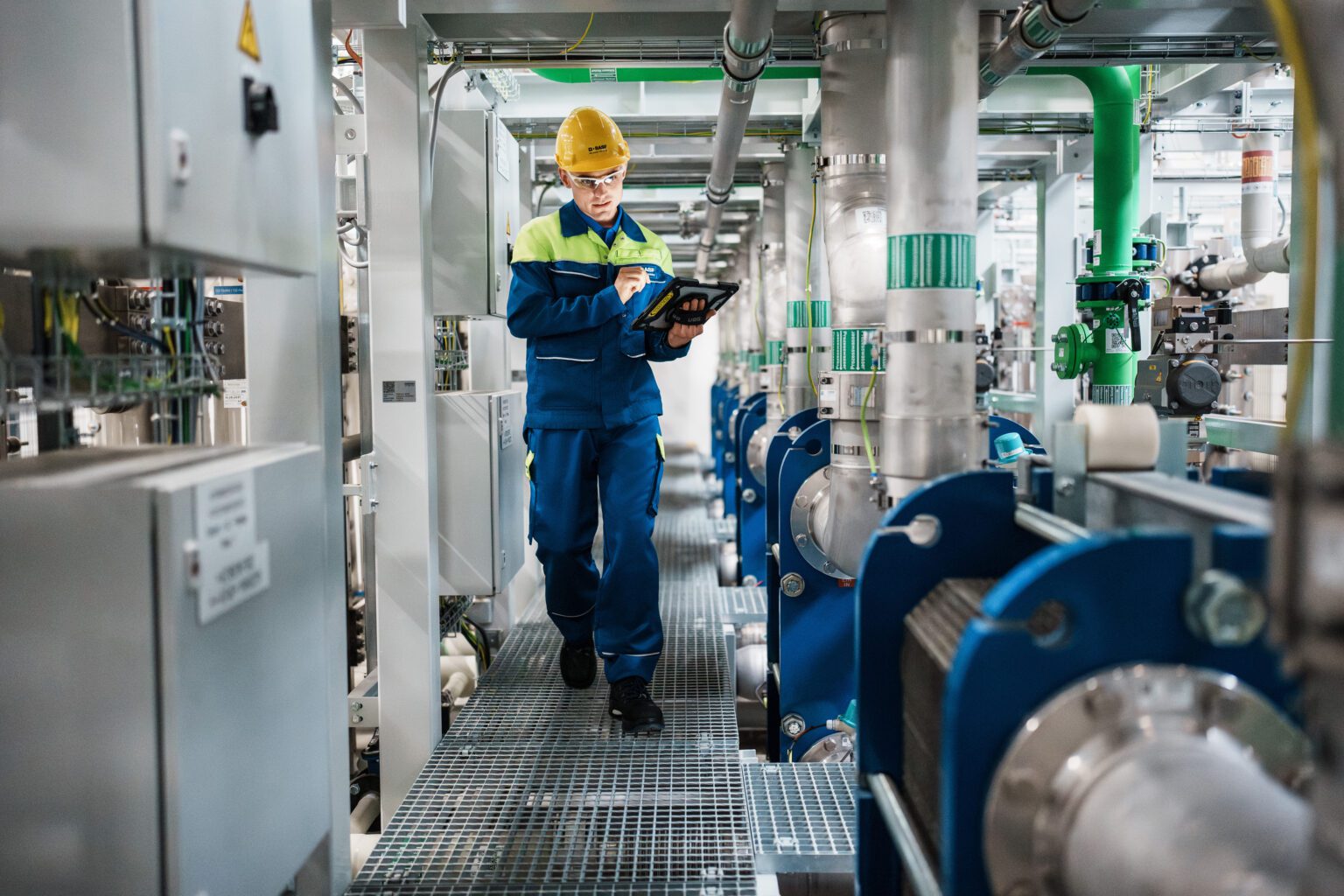 BASF Commissions Electrolyzer for Major German Hydrogen Production Project